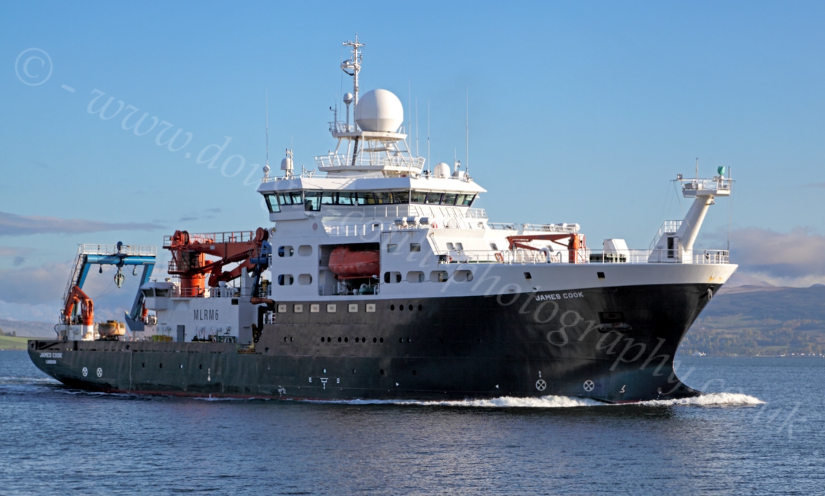 Dougie Coull Photography: RRS James Cook