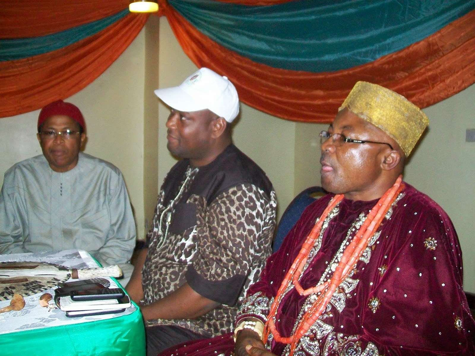 Daily signpost: Group meets Igbo traders in town hall meeting