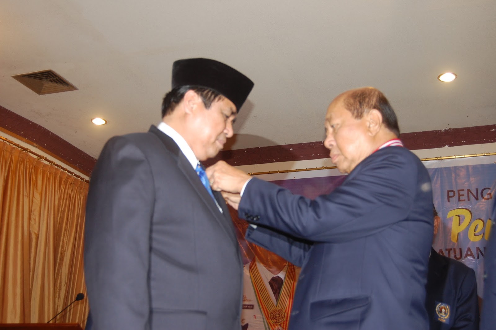 BERITAKU: Pena Mas Untuk Gubernur Jambi H Hasan Basri Agus (HBA) dari PWI