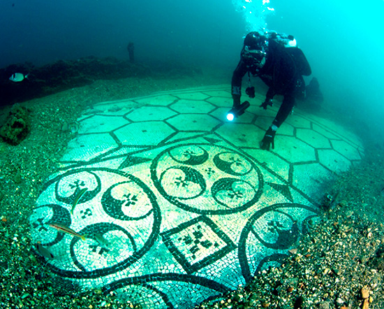 profondità media - 5 m, max: - 6 m