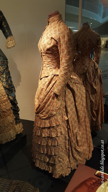 AvA Candide: (More) Costumes from the V&A Museum