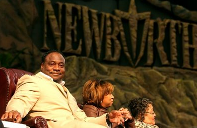 AKSARBENT: Atlanta Bishop Eddie Long's second wife walks out after ...