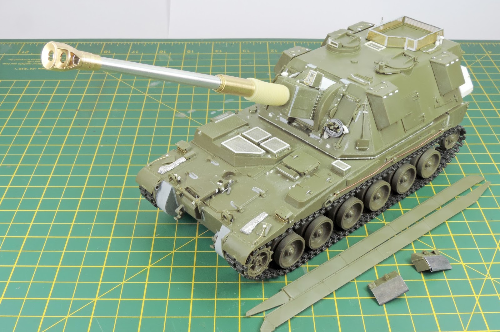 Pete's Model World : Trumpeter AS-90 One Down......