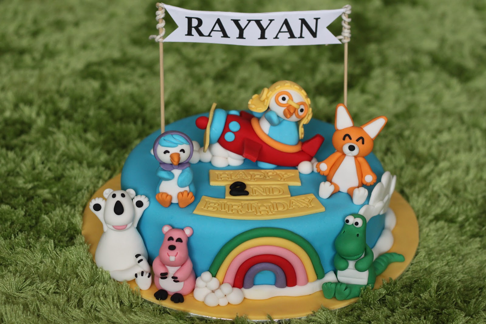 CoMeLiCiOuS: Pororo Cake