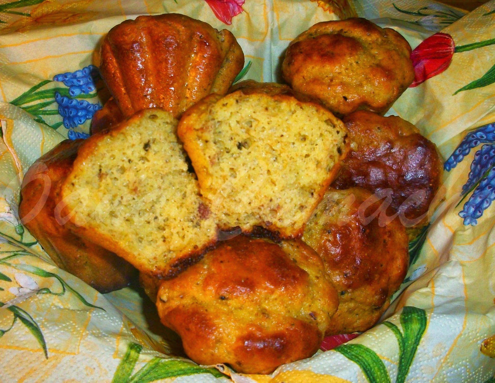 Cooking with love ! : BRIOSE PIPERATE CU CASCAVAL SI BACON DE CURCAN ...