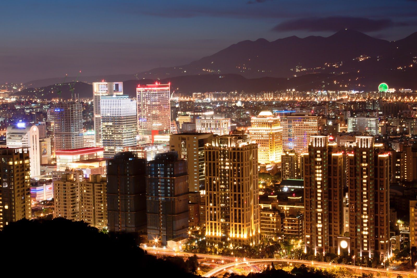 To Taiwan and Back Again...: Taipei 101 (臺北101), Elephant Mountain (象山 ...