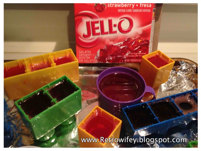 Retro Wifey: Jello Lego Molds