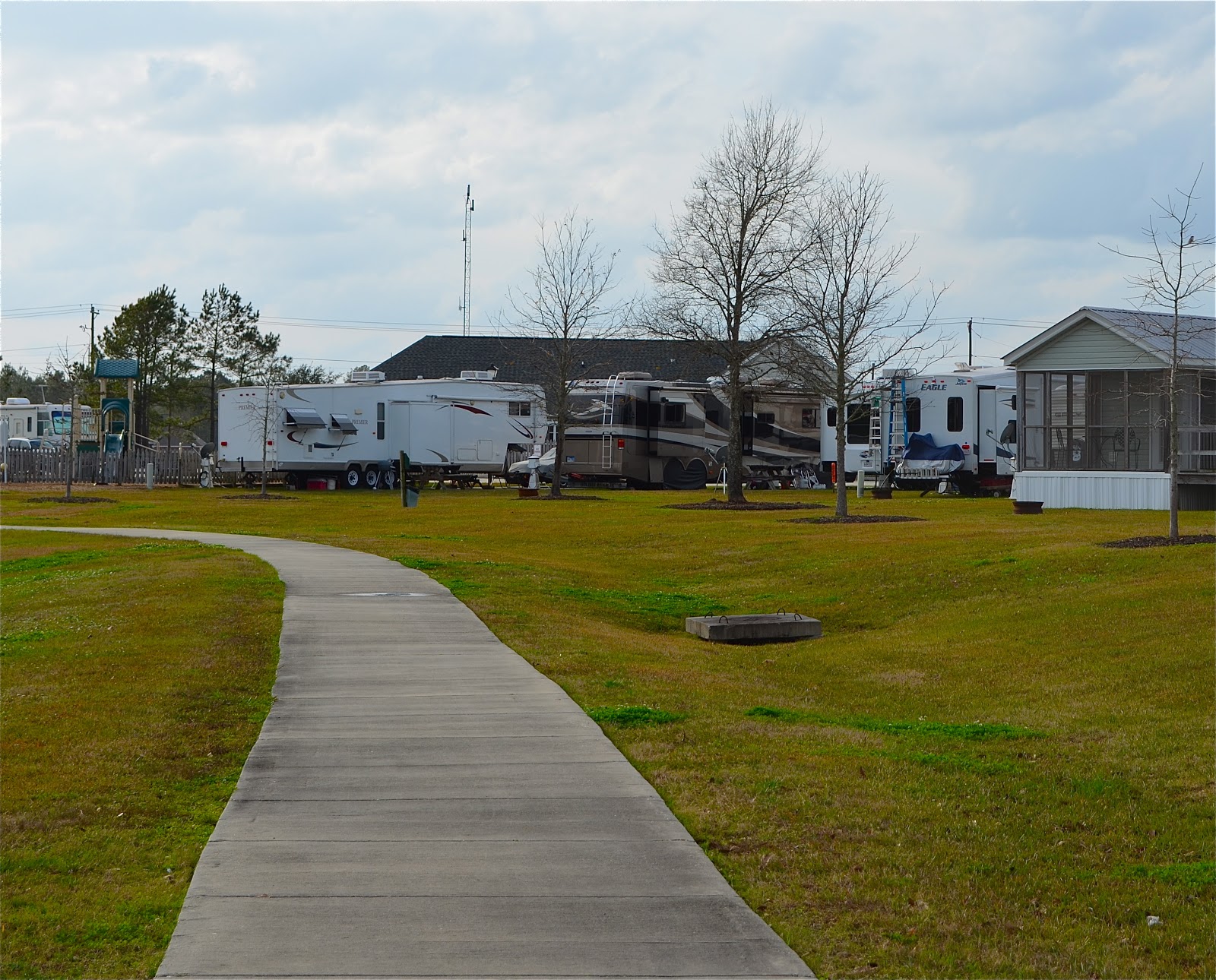 The Journey of a Lifetime: Campground Review: Lakeside RV in Livingston. LA