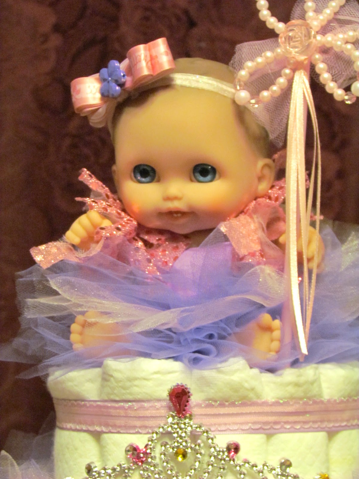 Mom's little place: Princess diaper cake for a baby shower centerpeice ...