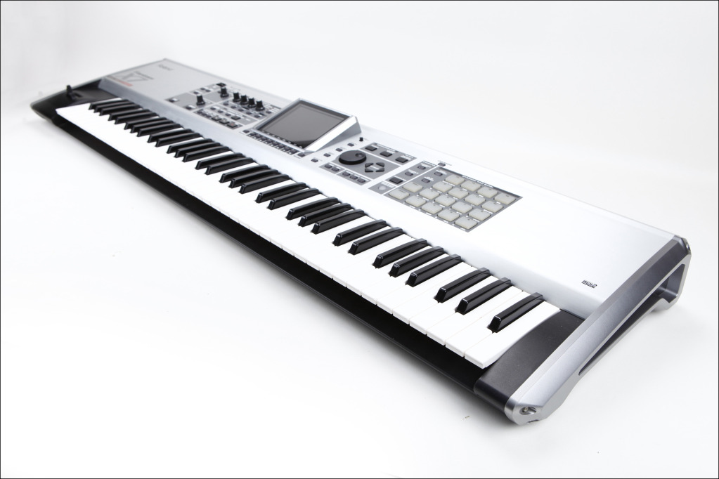 MATRIXSYNTH-B: Roland Fantom X7 synthesizer/keyboard