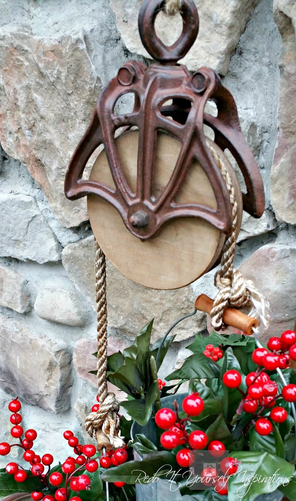 Farmhouse Pulley and Bucket Planter | Redo It Yourself Inspirations ...