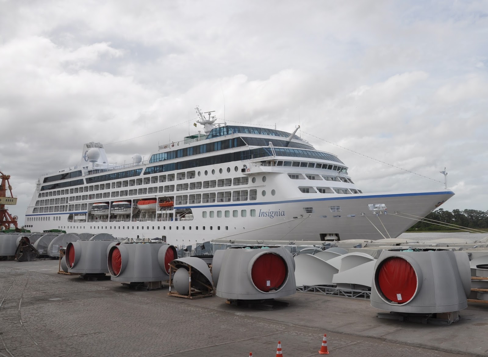 Cruzeiros e Navios: Navio Insignia escala Santos no domingo (13) e abre ...