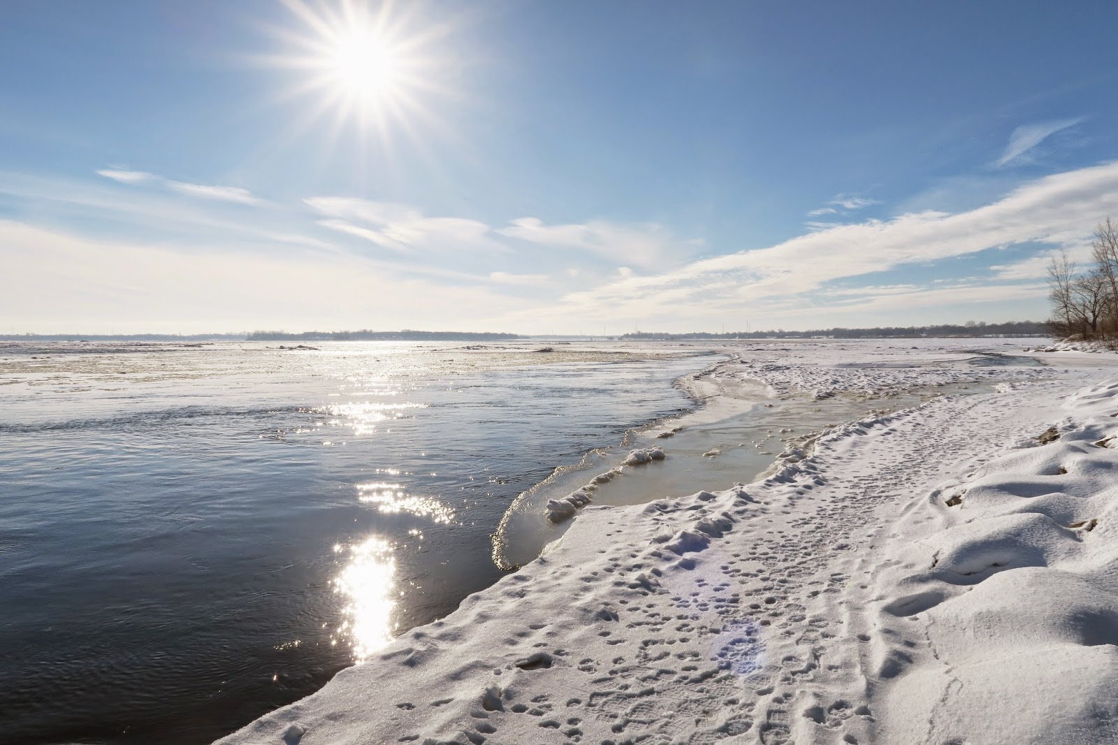 - POINTS OF VIEW _______________: BEACHES OF QUEBEC ... in February!