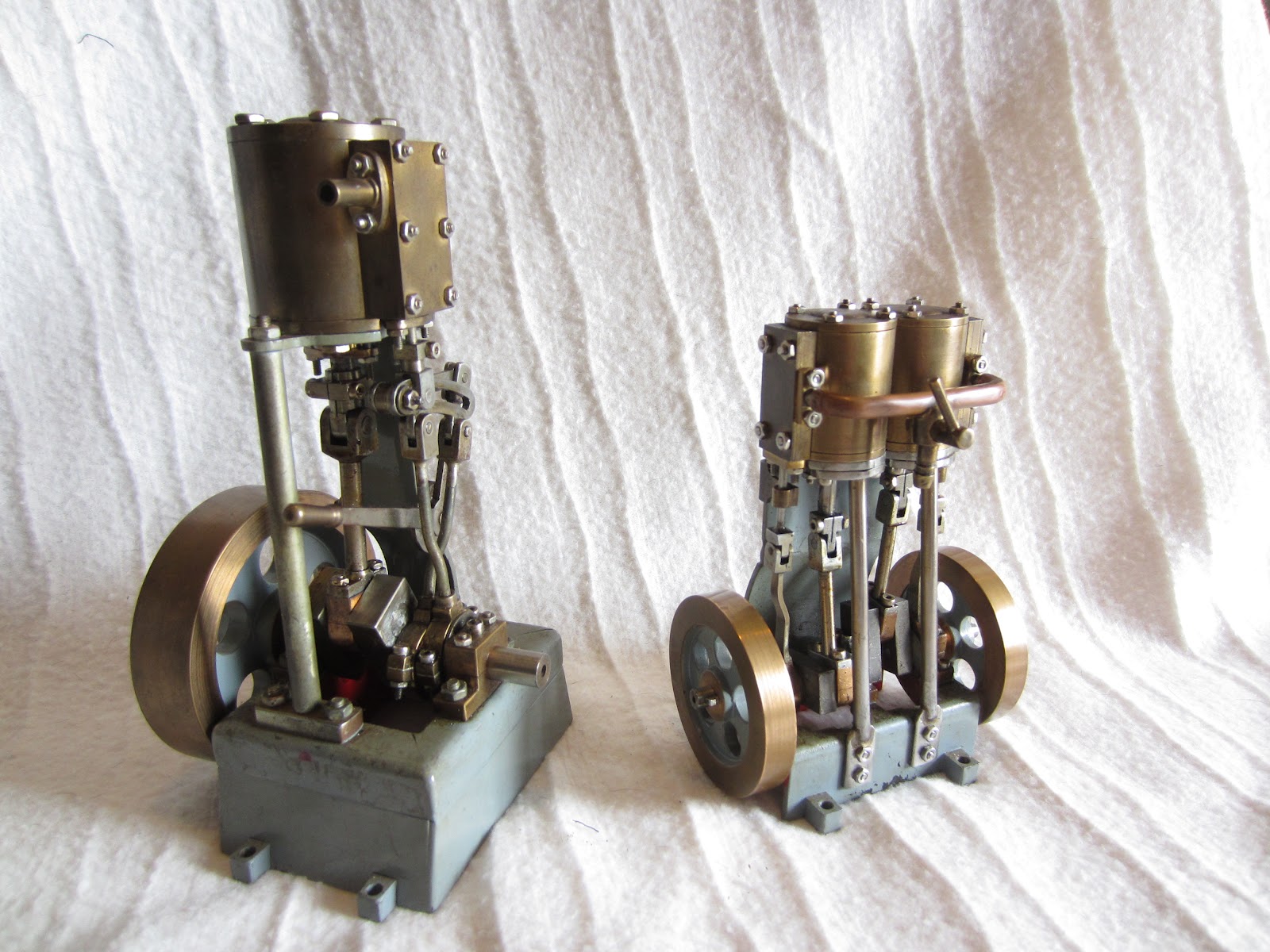 Three Stroke: Hábiles manos para crear motores de vapor