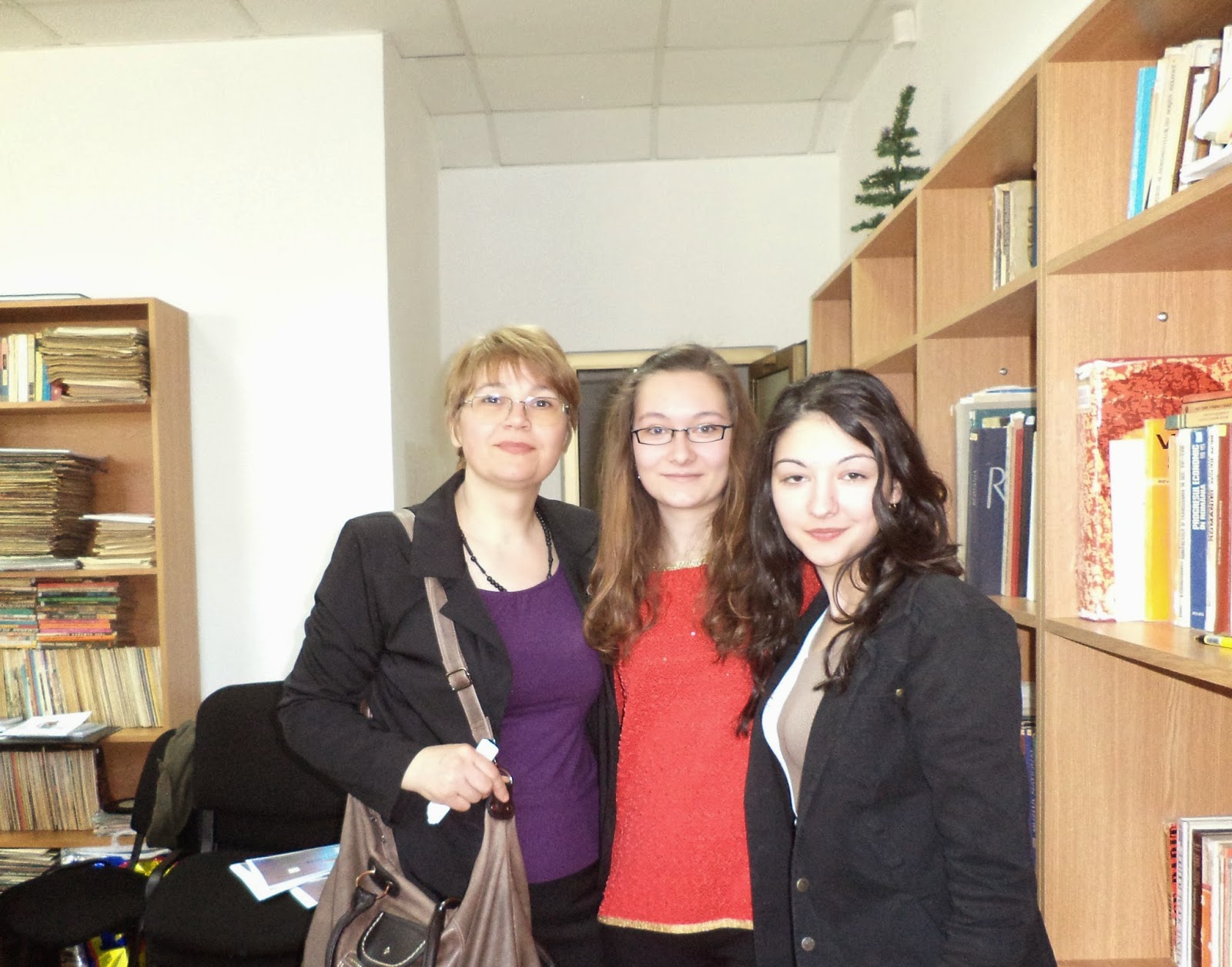 Teo Cabel: Laura Cozma- Impresii de la Onești. „Expresia Ideii” a ...