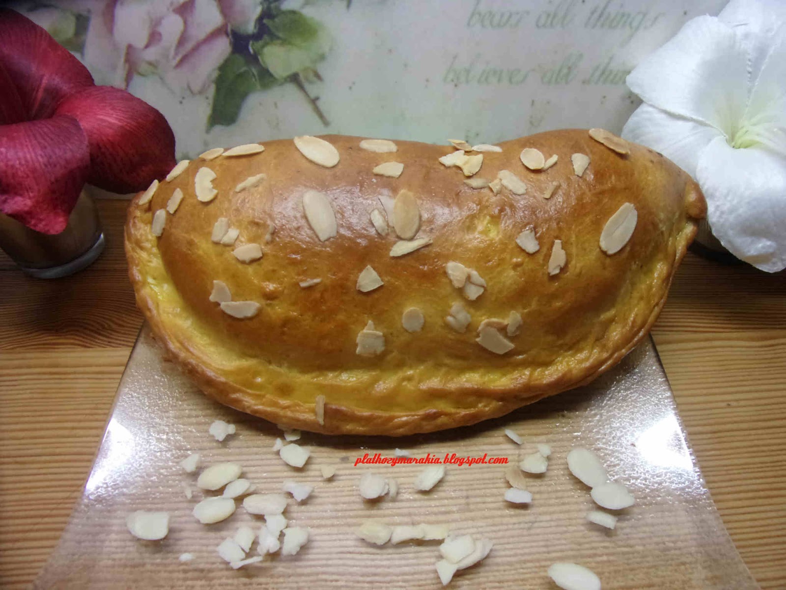ΠΛΑΘΩ ΖΥΜΑΡΑΚΙΑ ΜΕ ΤΑ ΔΥΟ ΧΕΡΑΚΙΑ ..: CALZONE ΜΕ ΚΡΕΜΑ ΣΟΚΟΛΑΤΑΣ