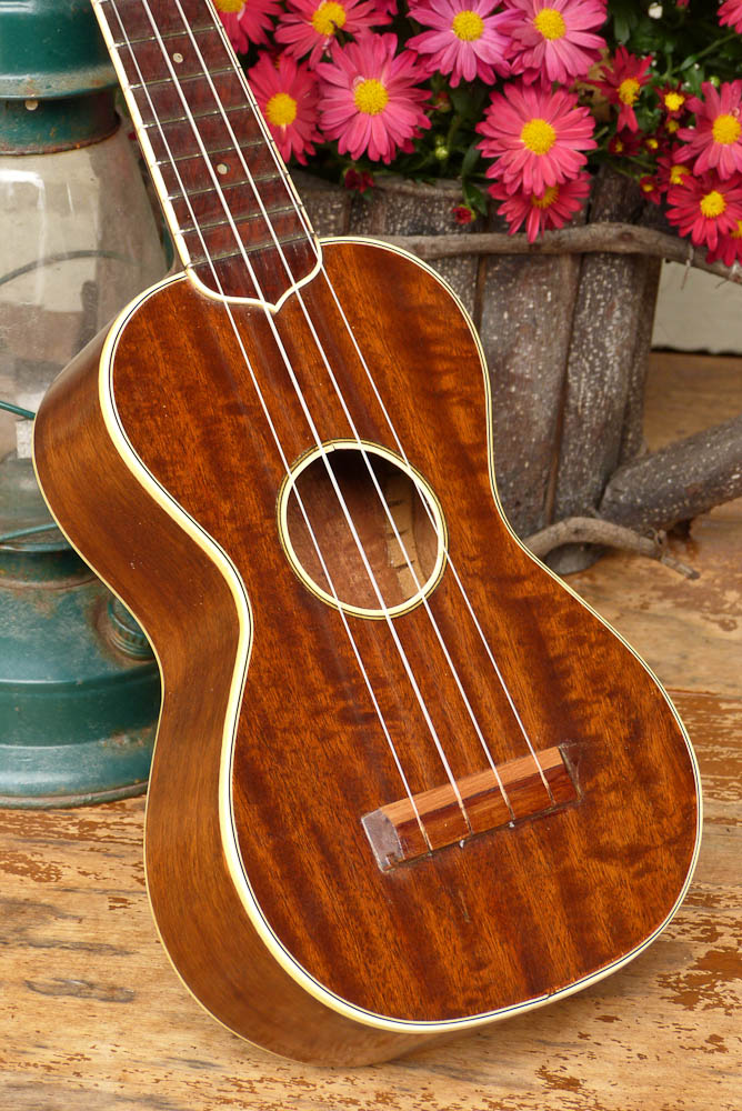 c.1925 Regal-made Glee Club Fancy Soprano Ukulele