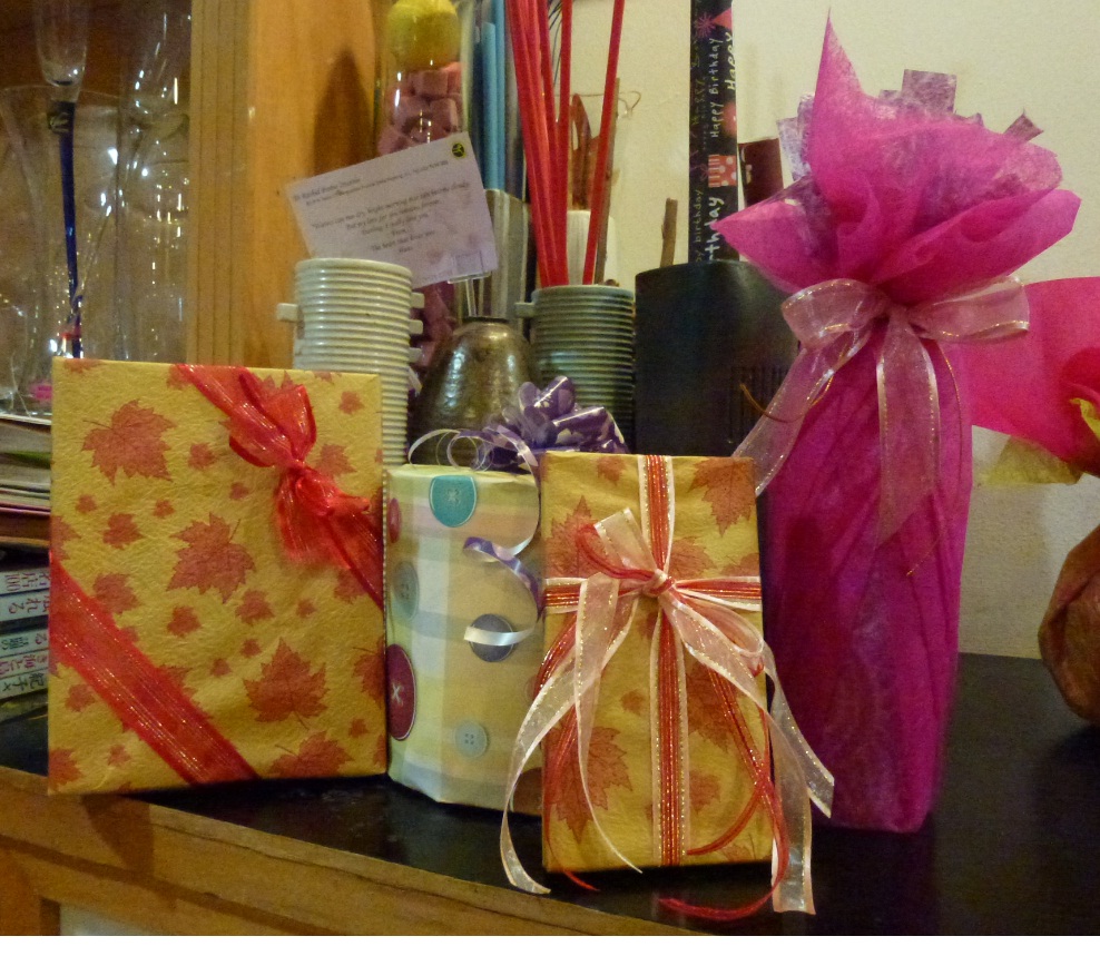 Myjottings898: Bungkus Hadiah Pelbagai Bentuk