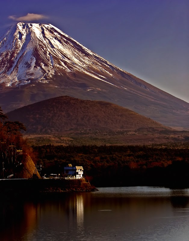 Traveler Guide: Pursue GORAIKO in Top of Fuji.