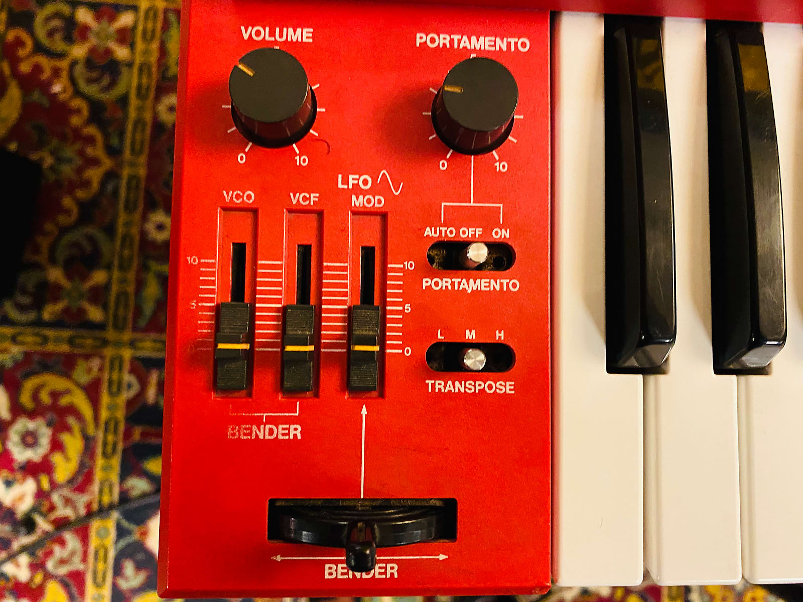MATRIXSYNTH: Red Roland SH-101