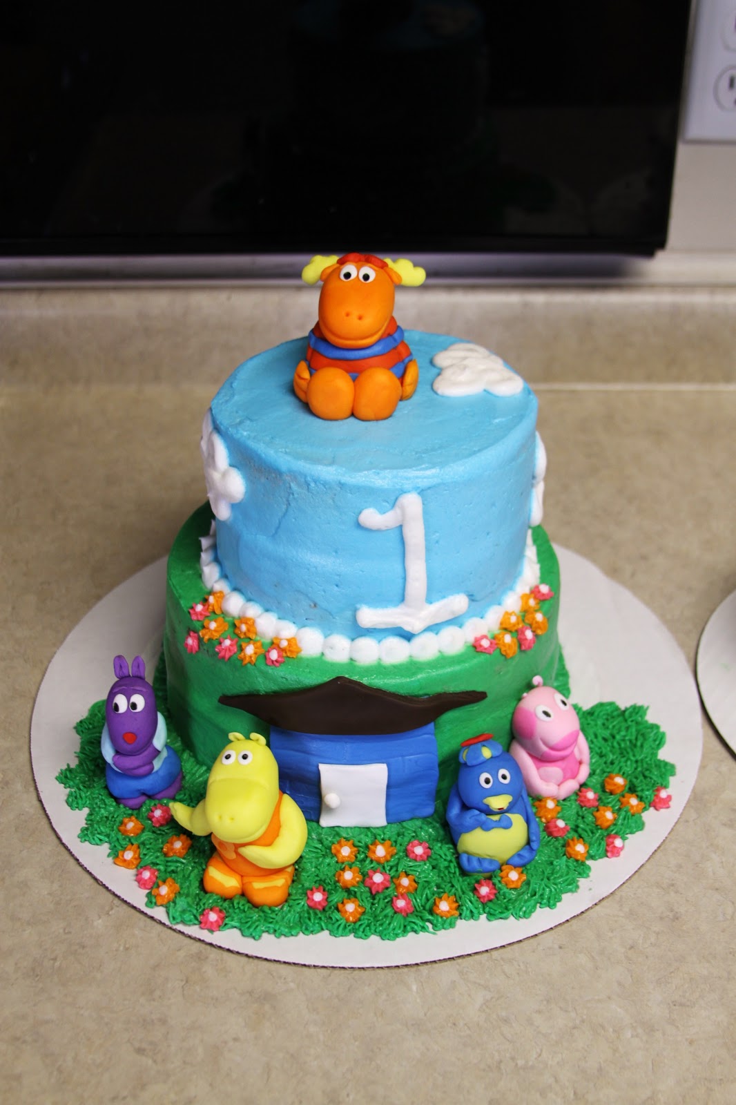 Michele Robinson Cakes: Backyardigans Cake