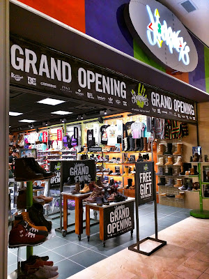 Robert Dyer @ Bethesda Row: Journeys opens in new location at Westfield ...