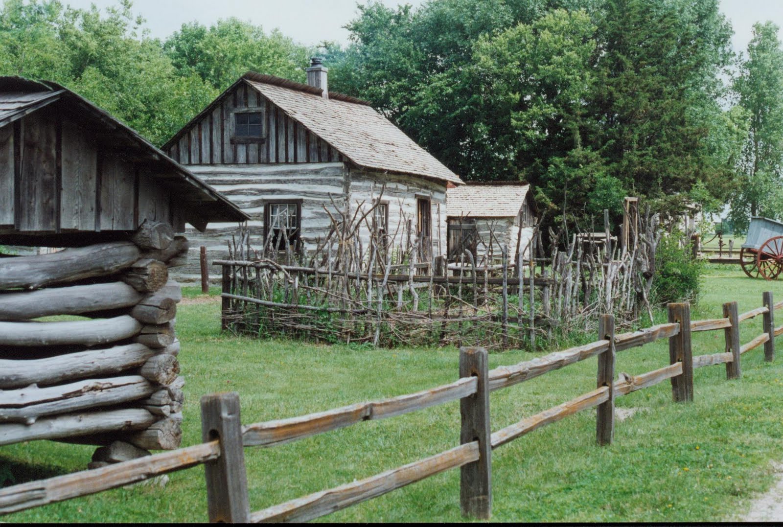 Pilgrims and Pioneers: Pioneer Cabins- Inside and Out