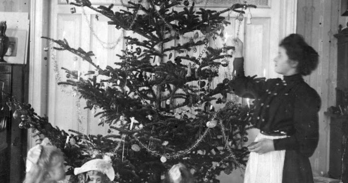 Spirit of Christmas: Fascinating Photos That Show How People Celebrated ...