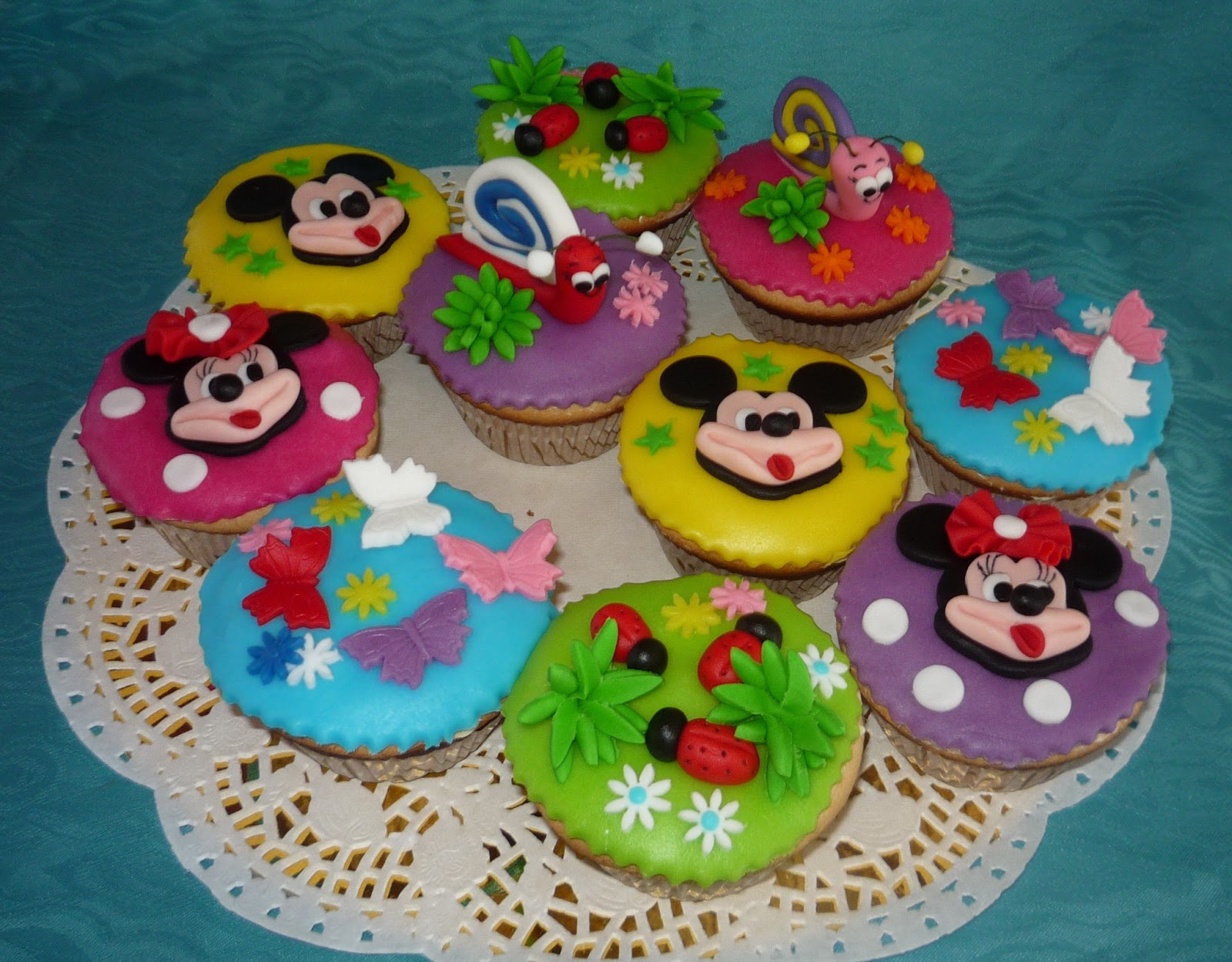 Torturi pentru copii in Constanta: Briose colorate pt copii