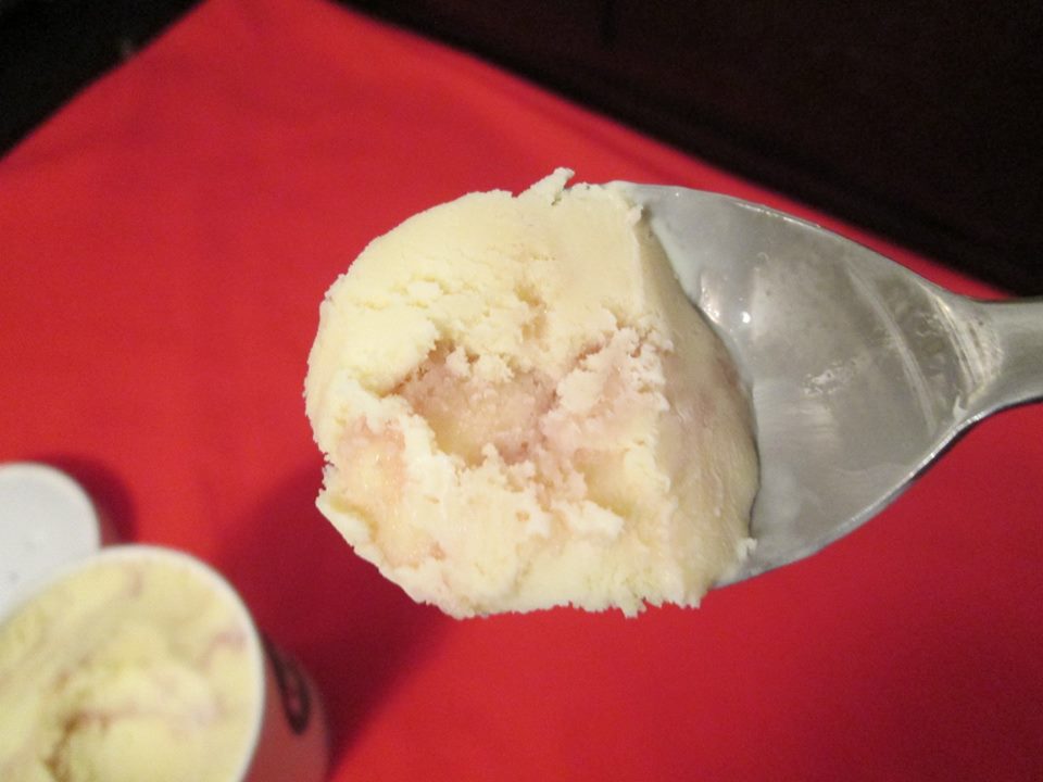 David's Ice Cream Reviews: Izzy's - Lemon Sponge Cake