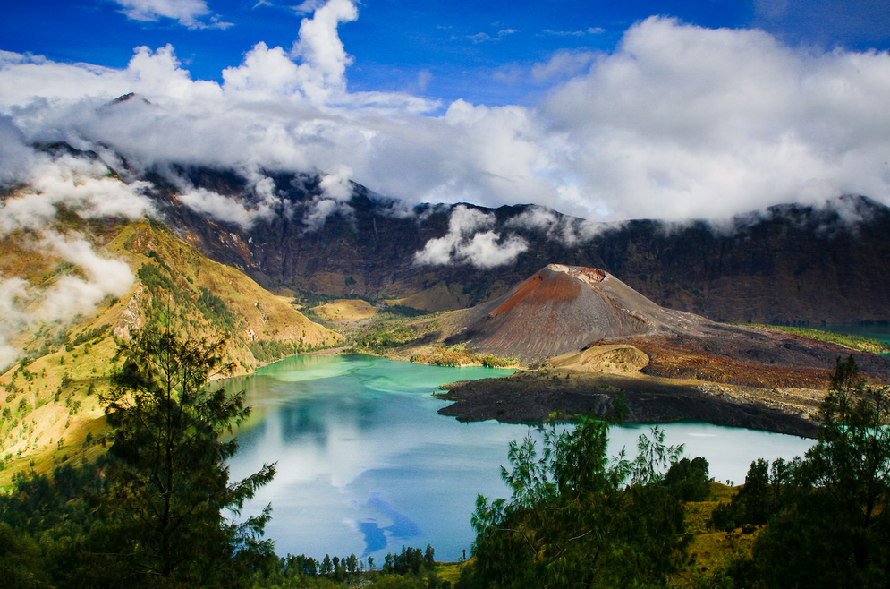1. Rinjani mountain ( Nusa Tenggara Barat, Indonesia)