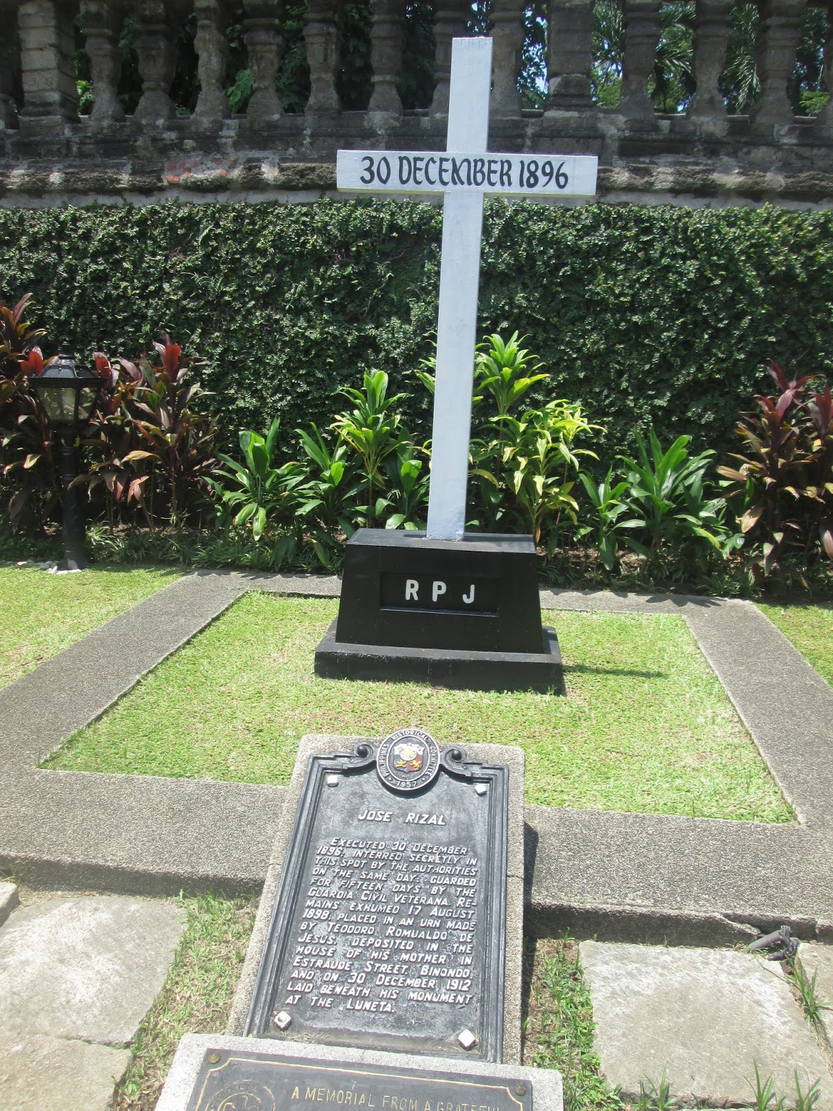 Historical Landmarks In Paco Manila, Philippines: Paco Park (Cemetery)