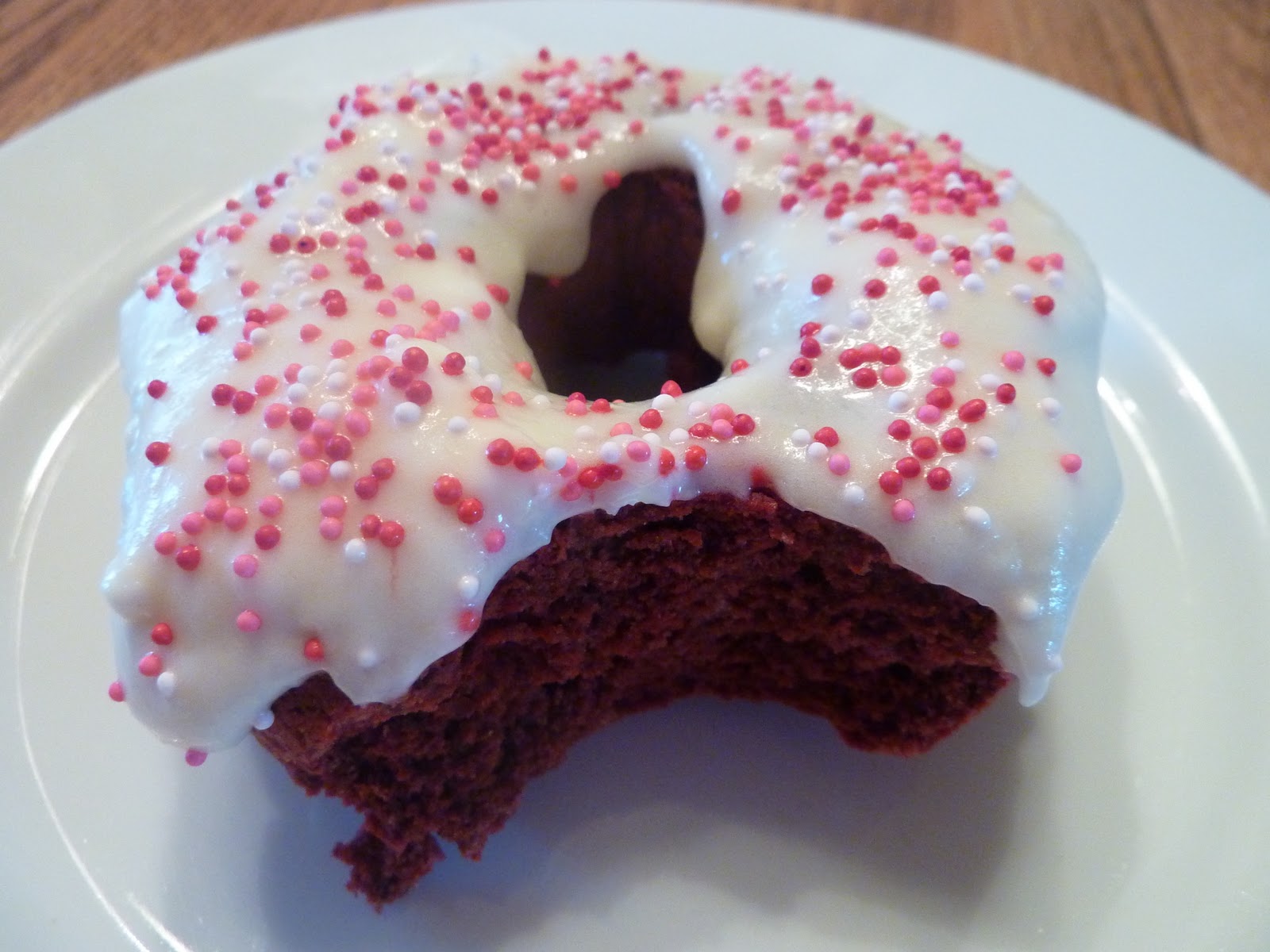 Kimmy's Kitchen: Red Velvet Cake Donuts