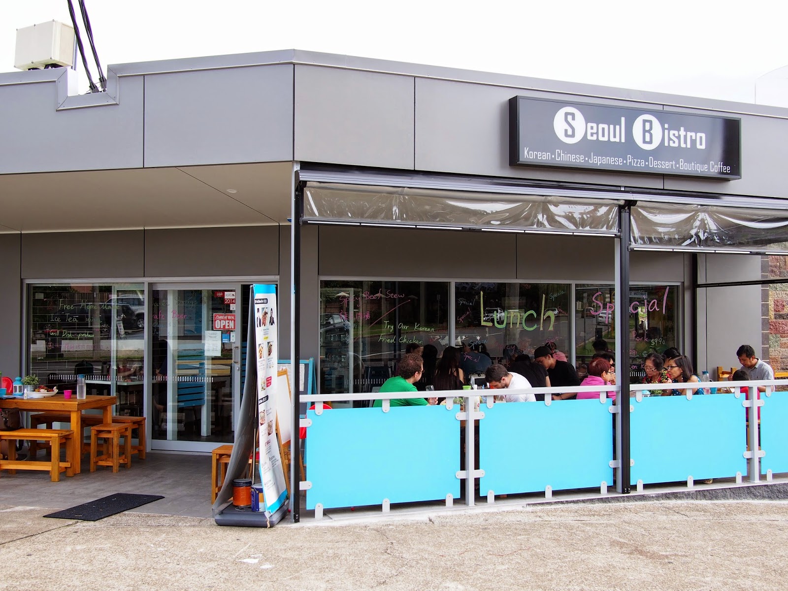 brisvEGustation: Fried chicken wing buffet at Seoul Bistro