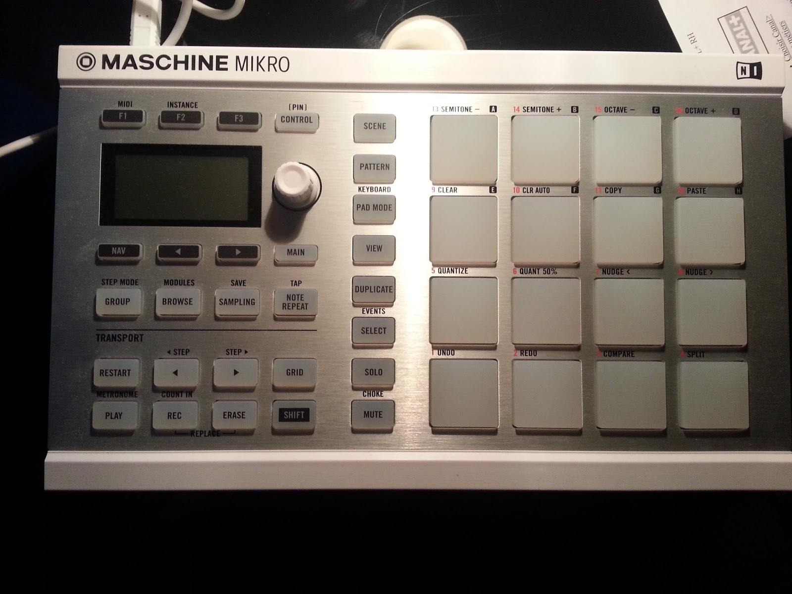 On the wheels of solid steel: Native Instruments Maschine Mikro MK2