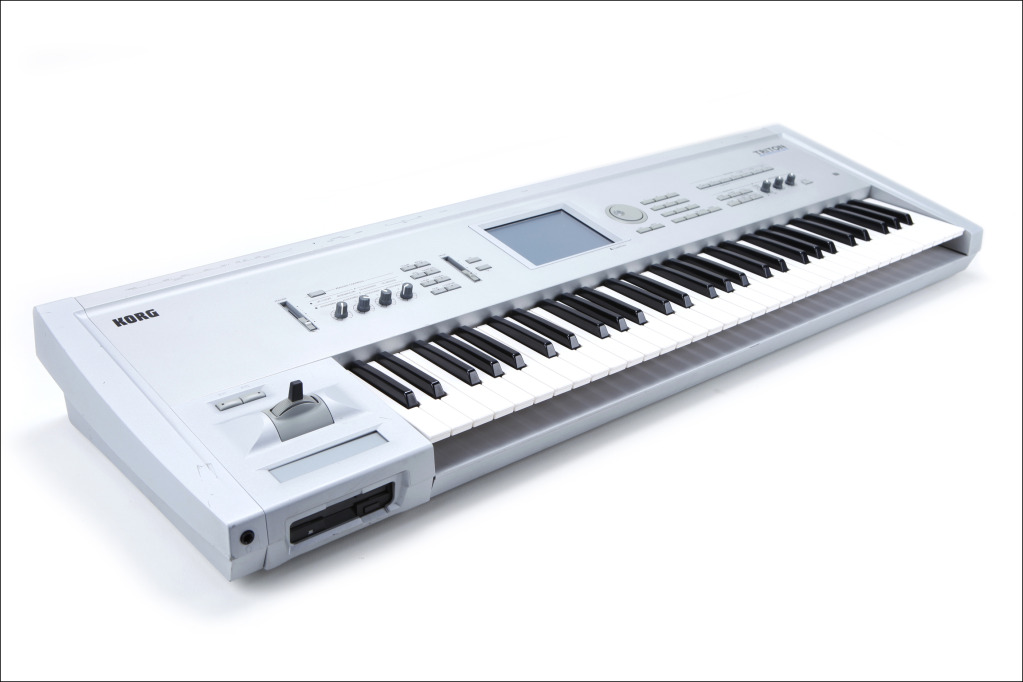 MATRIXSYNTH: Korg Triton keyboard (16MB RAM) SN000612