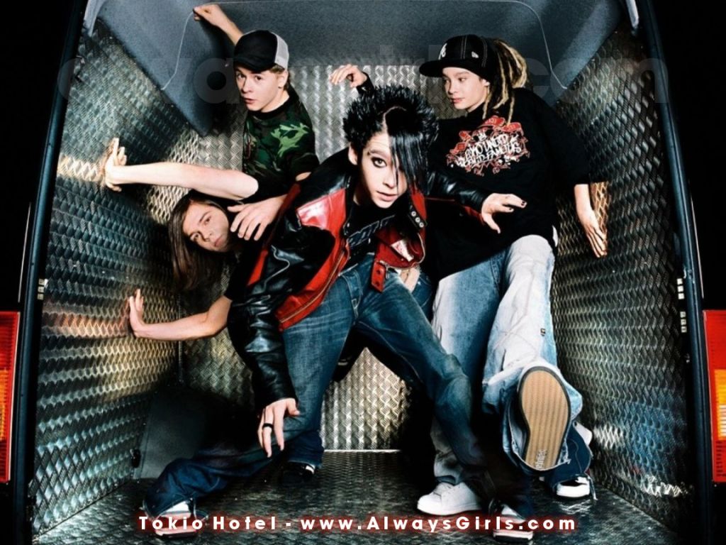 Dionne Beard: tokio hotel wallpaper