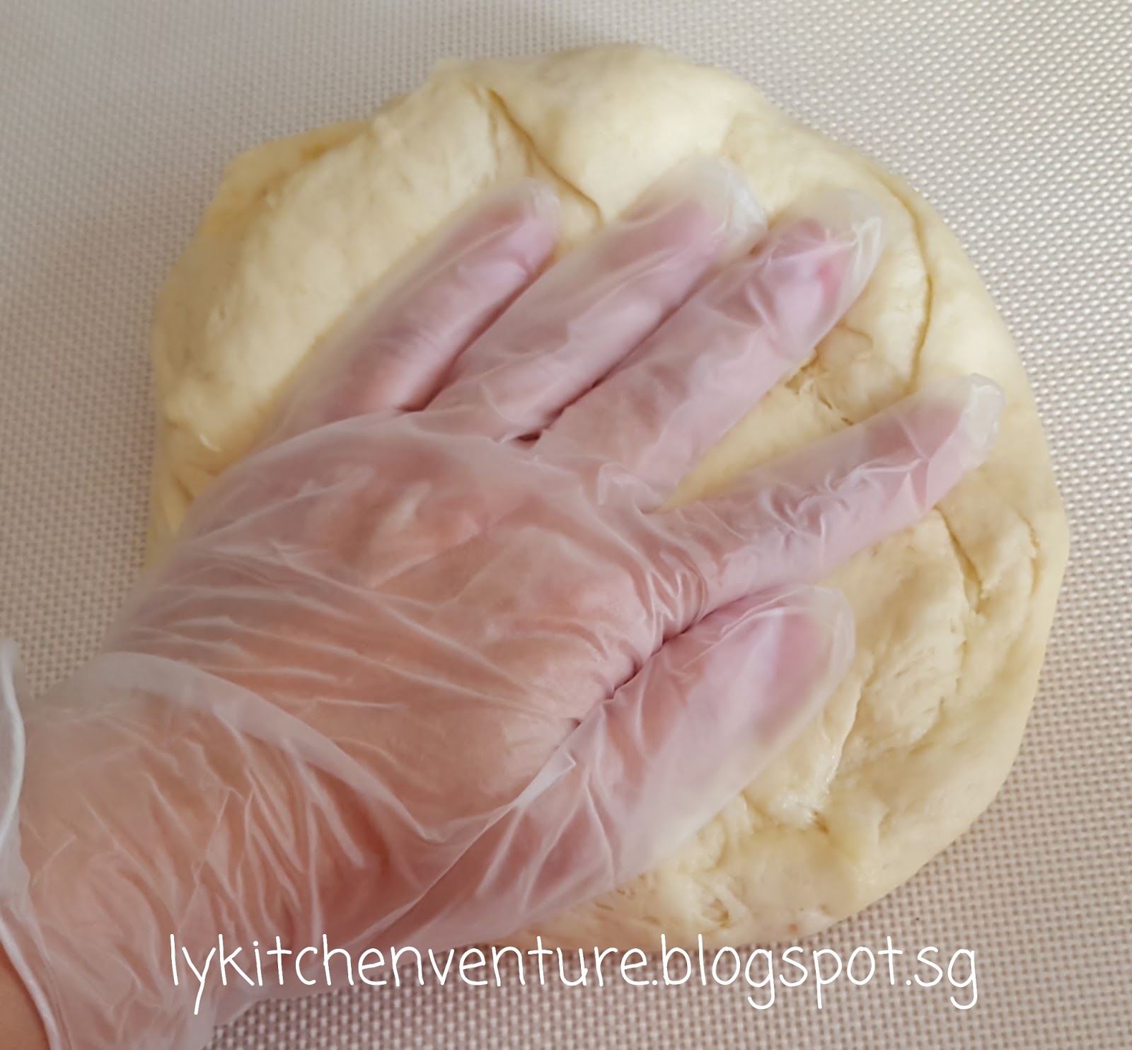 LY's Kitchen Ventures: Mini Cheese Bread