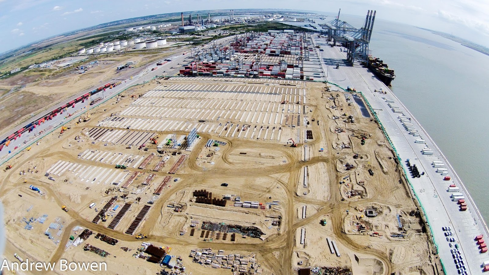 Berth 3 construction at London Gateway well underway
