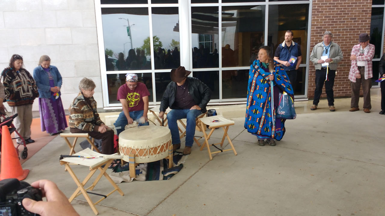 White Wolf : Helena Hospital Opens "Smudging" Room For Native Americans