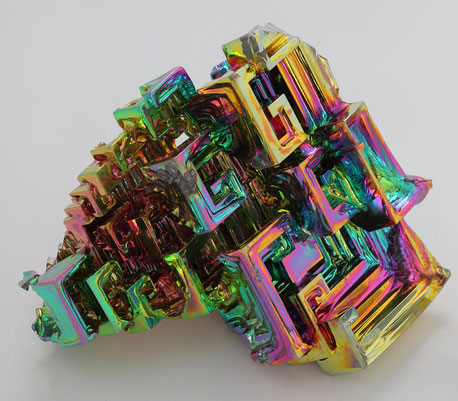 Infinite Art Tournament: Element of the Month: Bismuth!