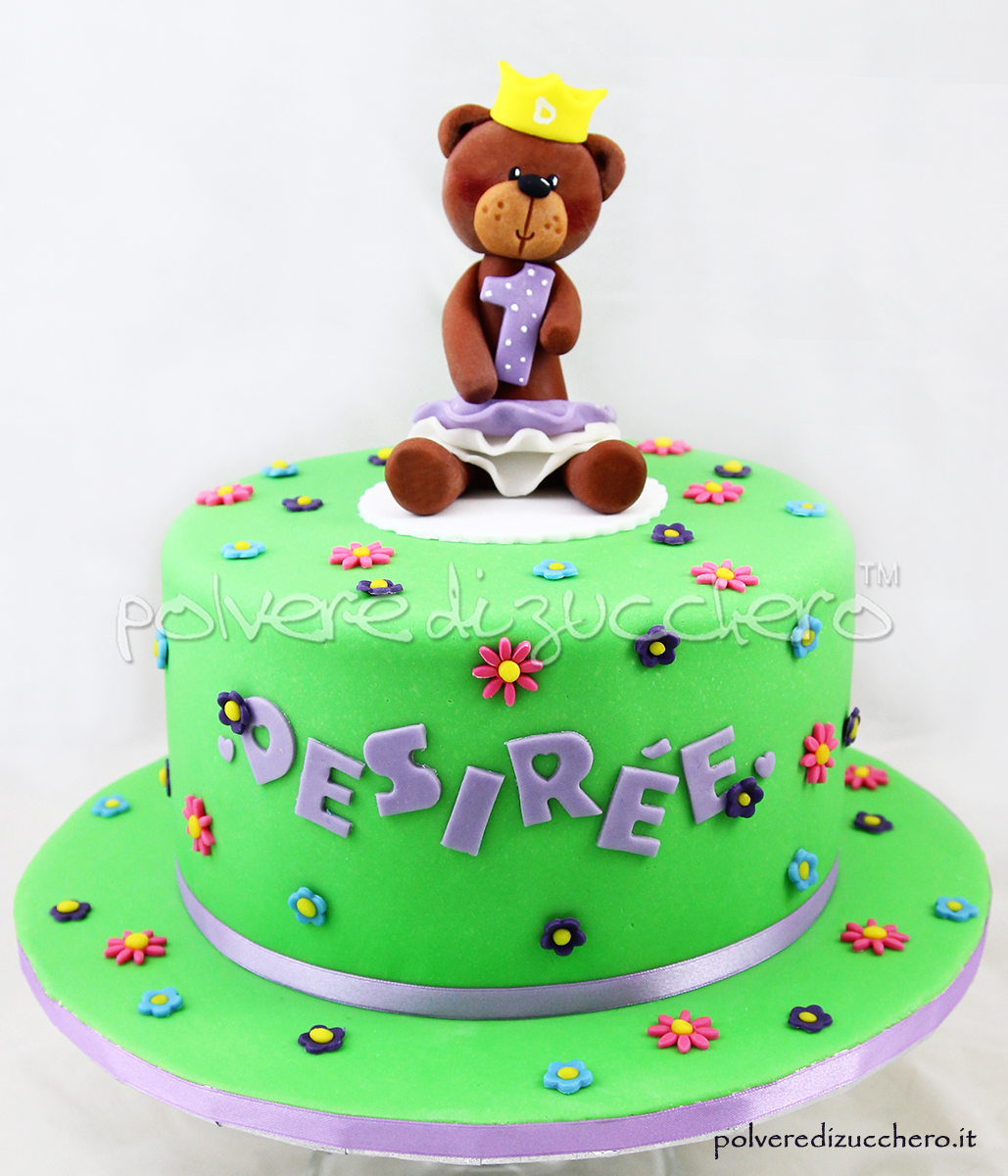 Torta decorata per il 1° compleanno di una bimba con orsetta in pasta ...