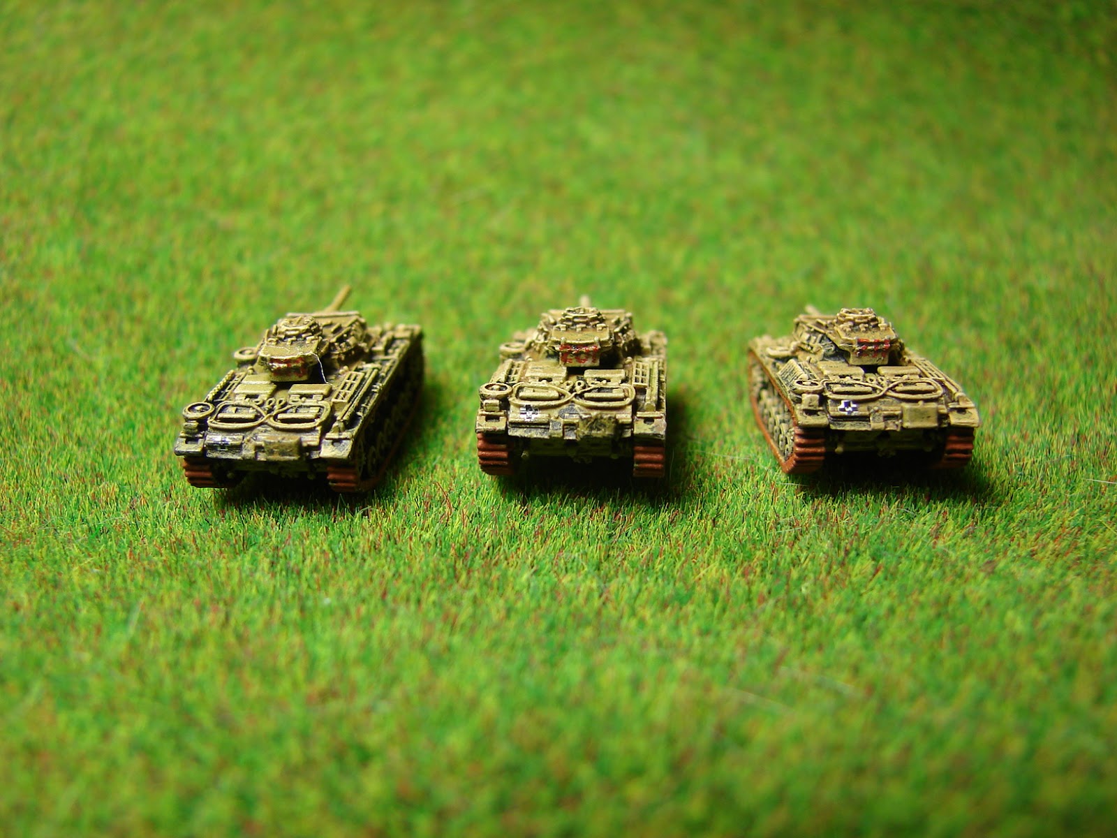 Saguaro Painting Service: 40K Orks and Micro Armour!