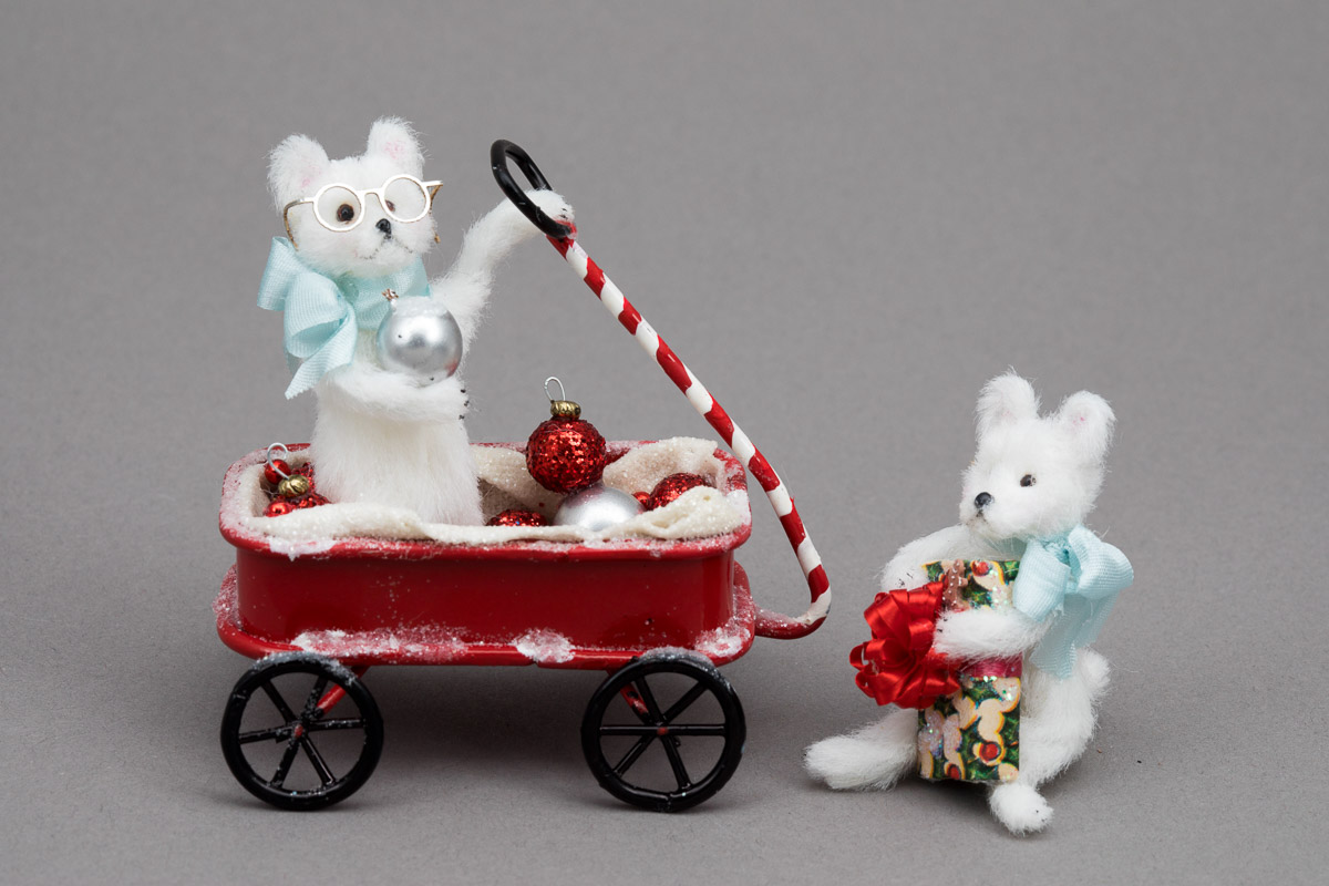 Good Sam Showcase of Miniatures: Happy Holidays from the Good Sam Committee