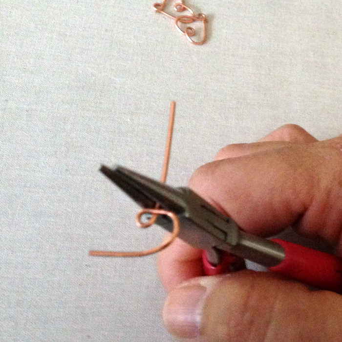 Lisa Yang Jewelry : Free Tutorial: Wire Heart Clasp