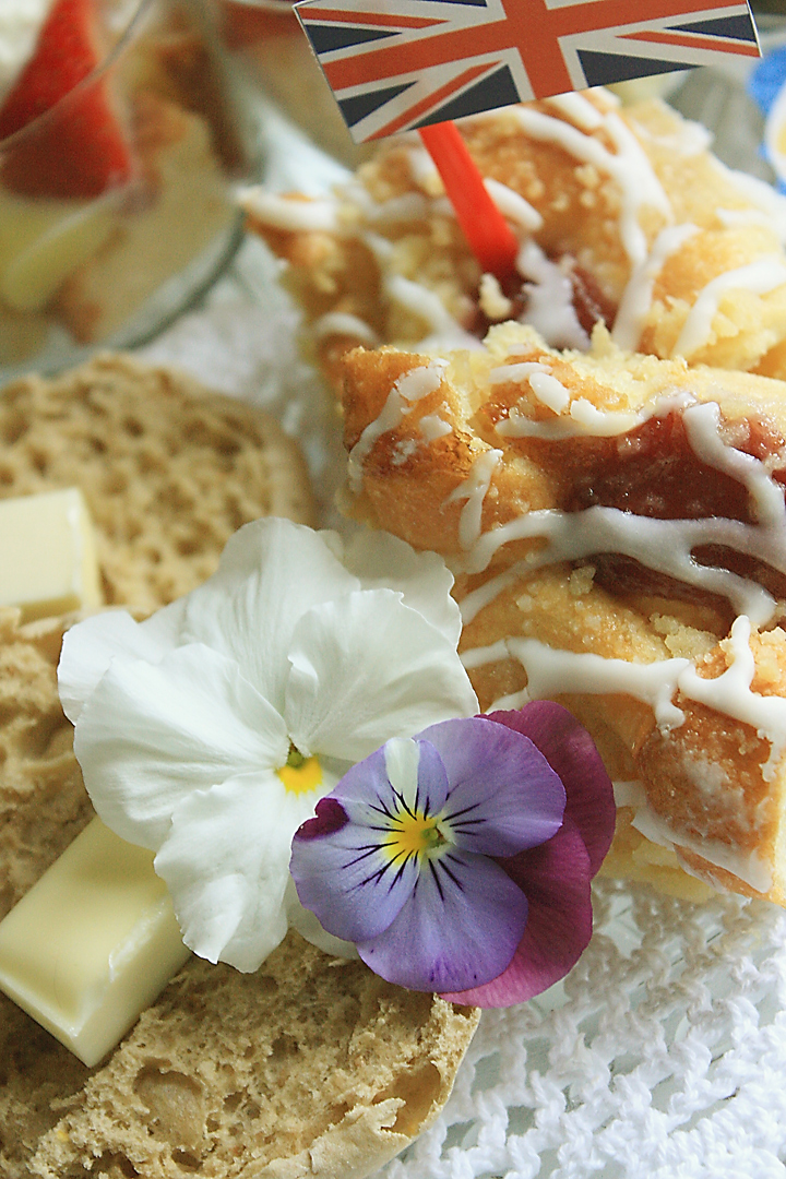 Scrumptious Swirls: Royal Wedding of William & Kate Viewing {Breakfast ...