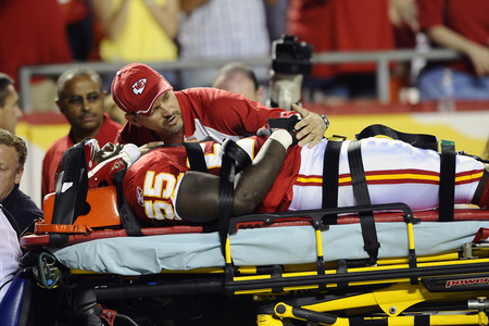 ej: Neck Injuries on Football Players