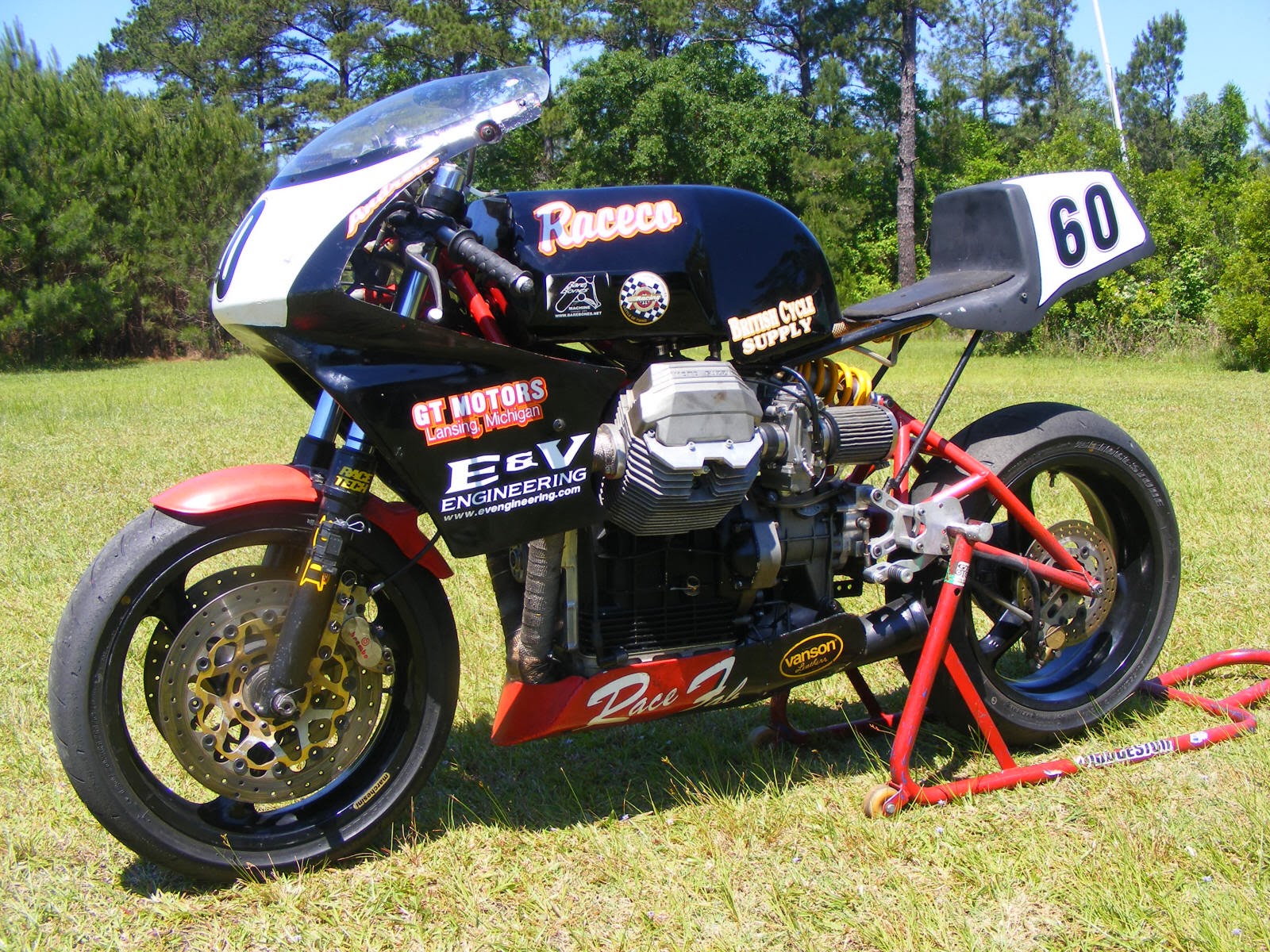 Raceco Guzzi - RocketGarage - Cafe Racer Magazine