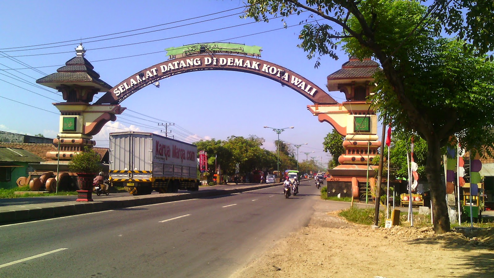 RUTE PERJALANAN DARI SEMARANG MENUJU MAKAM WALI YANG BERADA DI LAUT DI ...