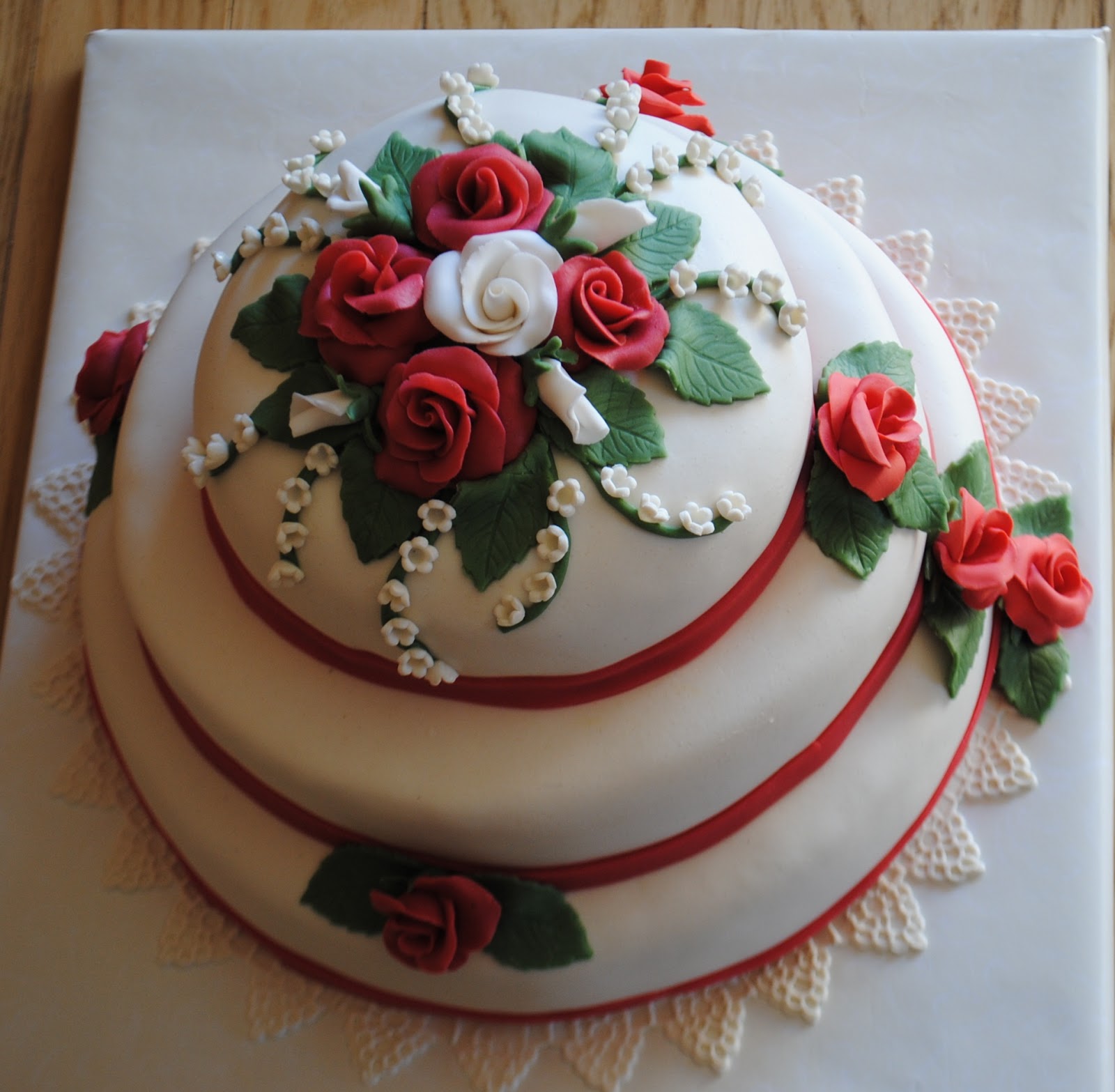 Suhkrulill: Roosidega pulmatort